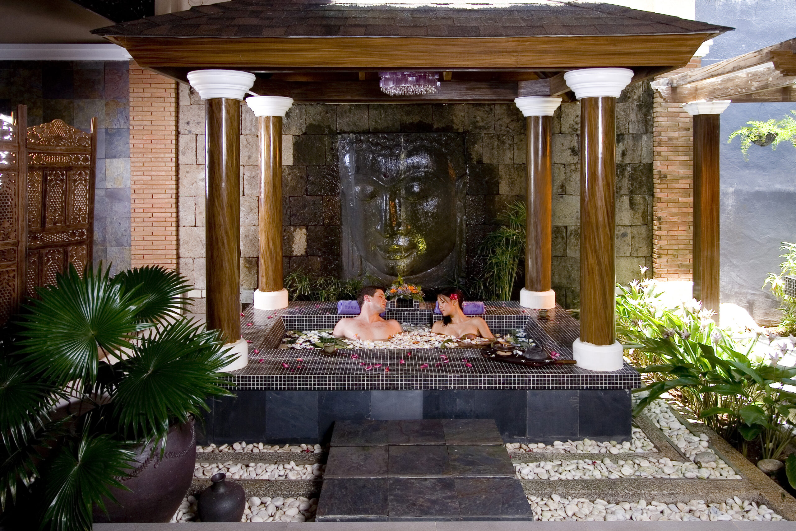 COUPLE’S TROPICAL BLESSINGS